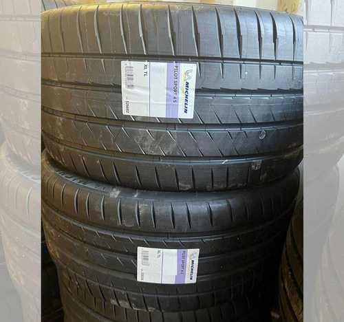 Michelin Pilot Sport 4 S 315/30 R21 и 275/35 R21