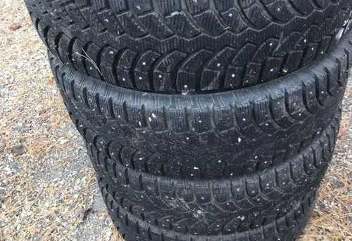 Bridgestone Blizzak Spike-01 215/65 R16