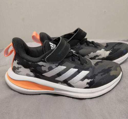 Кроссовки adidas