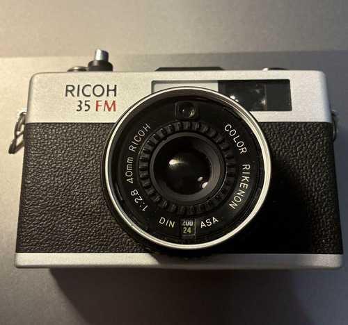 Пленочный фотоаппарат Ricoh 35 fm
