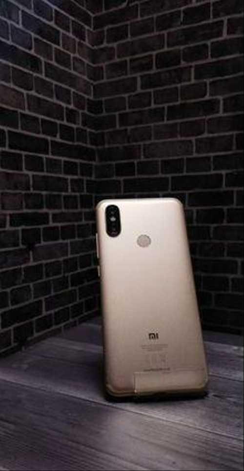Мобильный телефон Xiaomi Mi A2