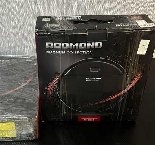 Робот пылесос Redmond rv r560