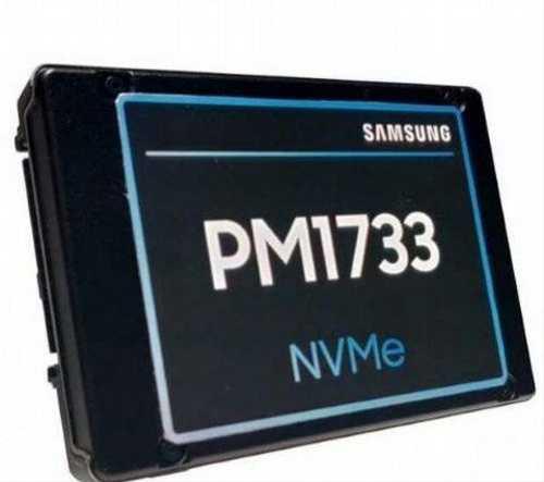 SSD накопитель Samsung SAS2.5' 1.92TB PM1733 (mzwl