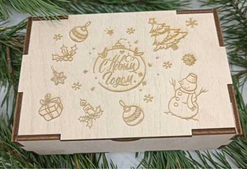 Коробка подарочная новогодняя из дерева