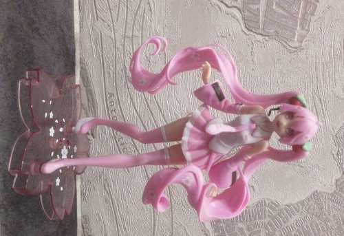 Аниме фигурка хатсуне мику в розовом стиле