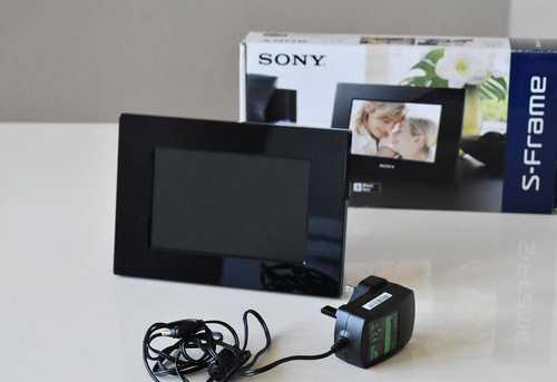 Цифровая фоторамка Sony DPF-A710