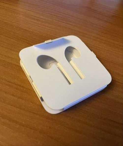 Картонная упаковка от наушников EarPods