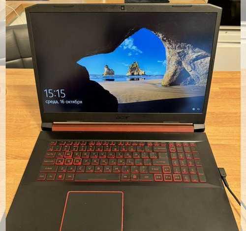 Acer nitro 5 gtx 1650 17.3 i7-9750