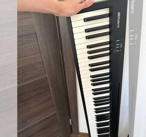 Roland fp 10 BK цифровое пианино