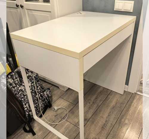 Письменный стол IKEA микке 73х50