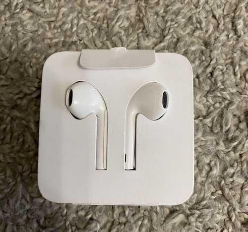 Наушники apple earpods с разъемом lightning