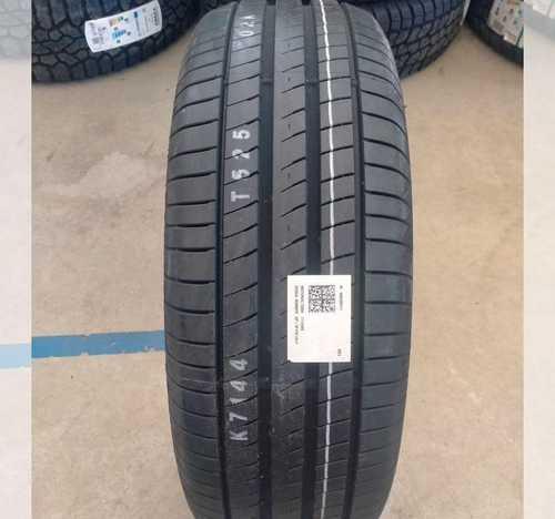 Nexen N'Fera RU5 215/60 R17 96H