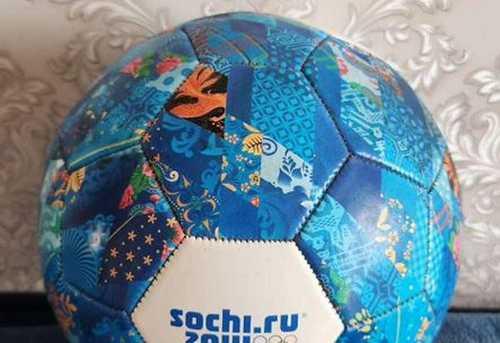 Футбольные мячи adidas и sochi
