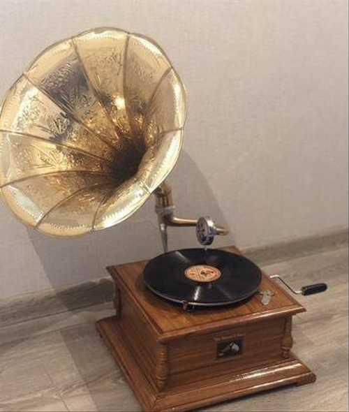 Граммофон His Masters Voice