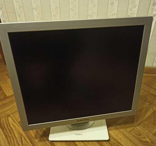 Монитор Samsung syncmaster 970p