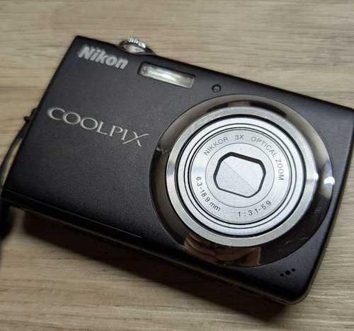 Фотоаппарат Nikon Coolpix S220