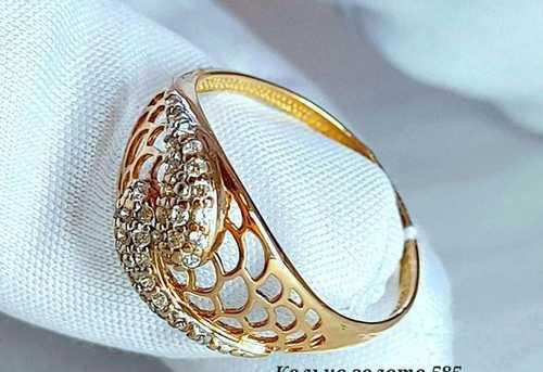 Золотое кольцо с фианитами 17 размера