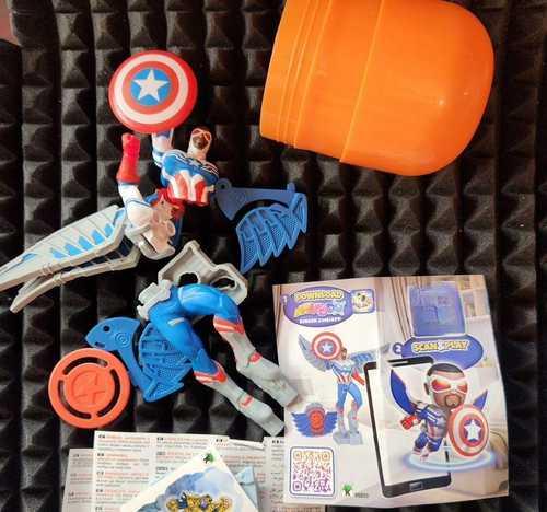 Kinder surprise maxi Falcon Captain America