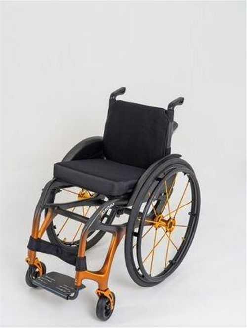 Инвалидная коляска из карбона ICross Activ