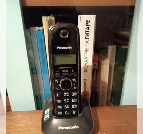 Телефон Panasonic model KX-TG1611RUN