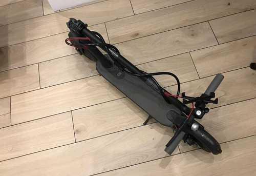 Электросамокат Xiaomi Mi Electric Scooter M635