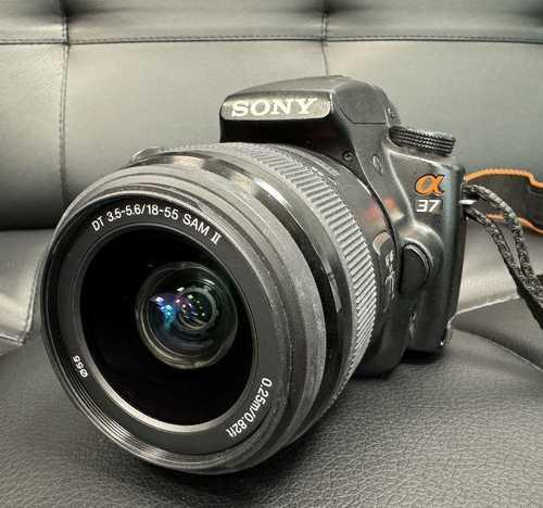 Sony SLT-A37 + DT 3.5–5.6/18-55mm SAM II