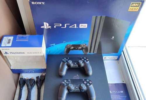 Sony PS4 Pro на 1Тб + игры + 2 джойстика