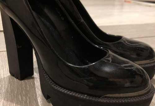 Туфли женские 39 размер лаковые