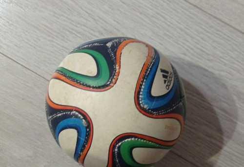 Футбольный мяч adidas europass