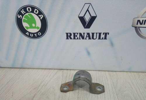 Крепление стабилизатора кронштейн Renault duster 2