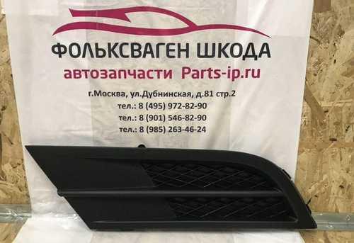 Заглушка переднего бампера левая Jetta 6 (рест)