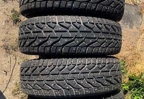 Kormoran Stud 2 205/60 R16 96