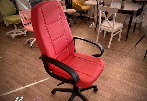 Кресло офисное красное
