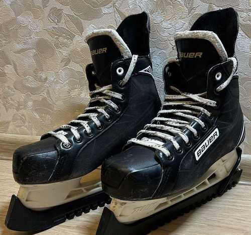 Хоккейные коньки bauer
