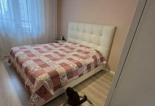 Кровать двухспальная (без матраса)