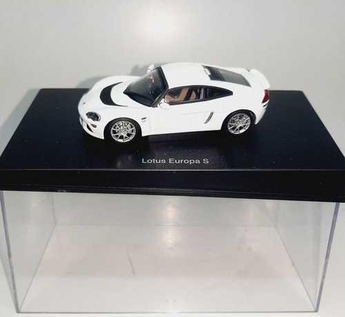 Lotus Europe S (Autoart 1:43)