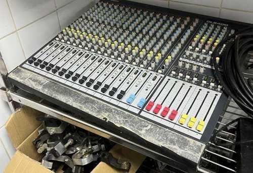 24-канальный микшер Allen & Heath GL2400-24