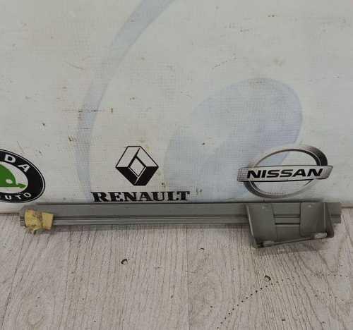 Направляющая стекла renault logan 2 stepway Лев