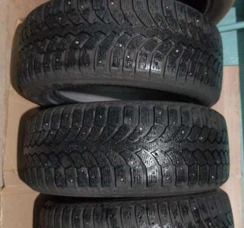 Bridgestone Blizzak Spike-01 235/55 R17 103T