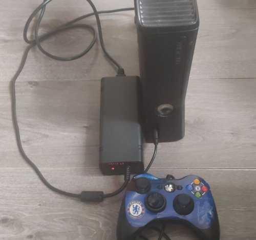 Xbox 360S и Microsoft Kinect