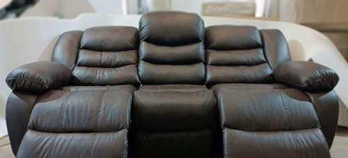 Трехместный диван с реклайнером в натуральной коже