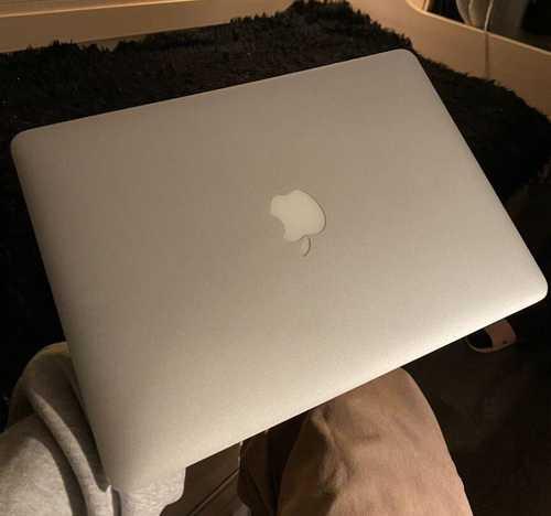 Apple macbook air 13 (Model A1466)