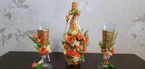 Свадебные аксессуары - фужеры и бутылка шампанског