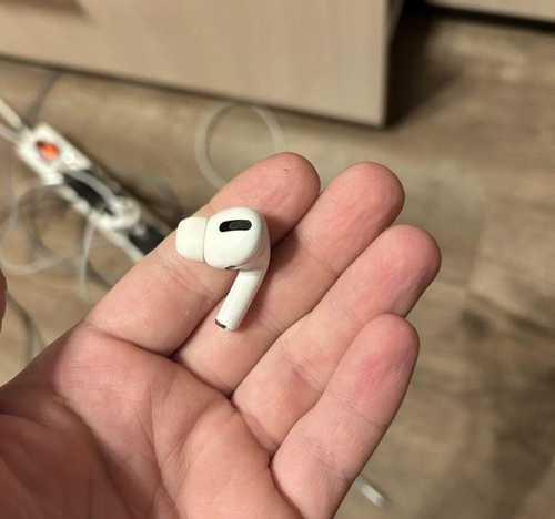 Наушники apple airpods pro правый