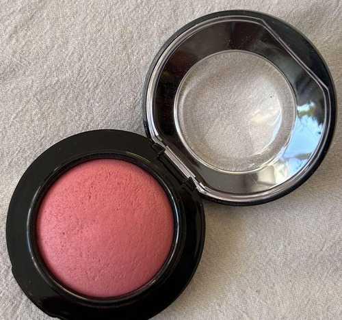 Румяна Mac happy go rosy