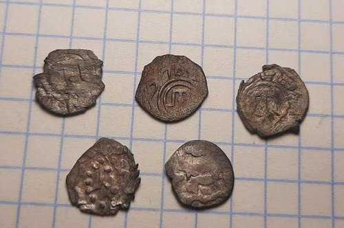 Средневековые серебрянные монеты,чешуя