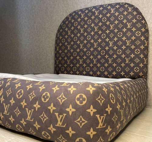 Кровать двуспальная Louis Vuitton