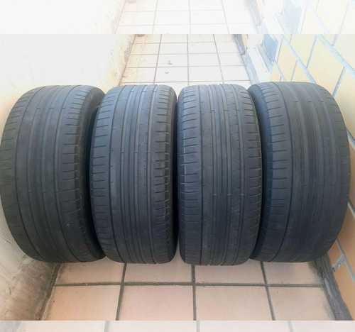 Pirelli P Zero PZ4 255/40 R21 102V