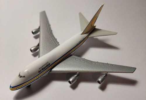 Модель самолета Air Namibia B 747SP-44 Herpa 1/500