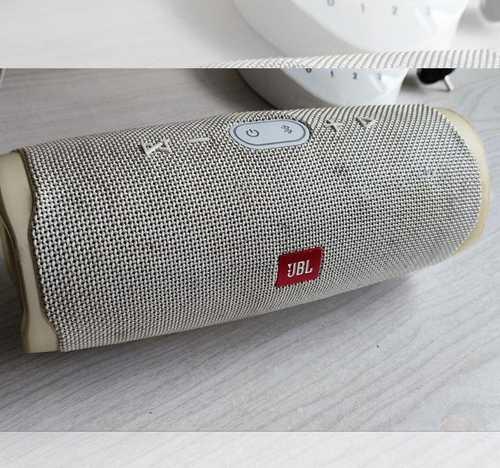 Колонка jbl charge 4